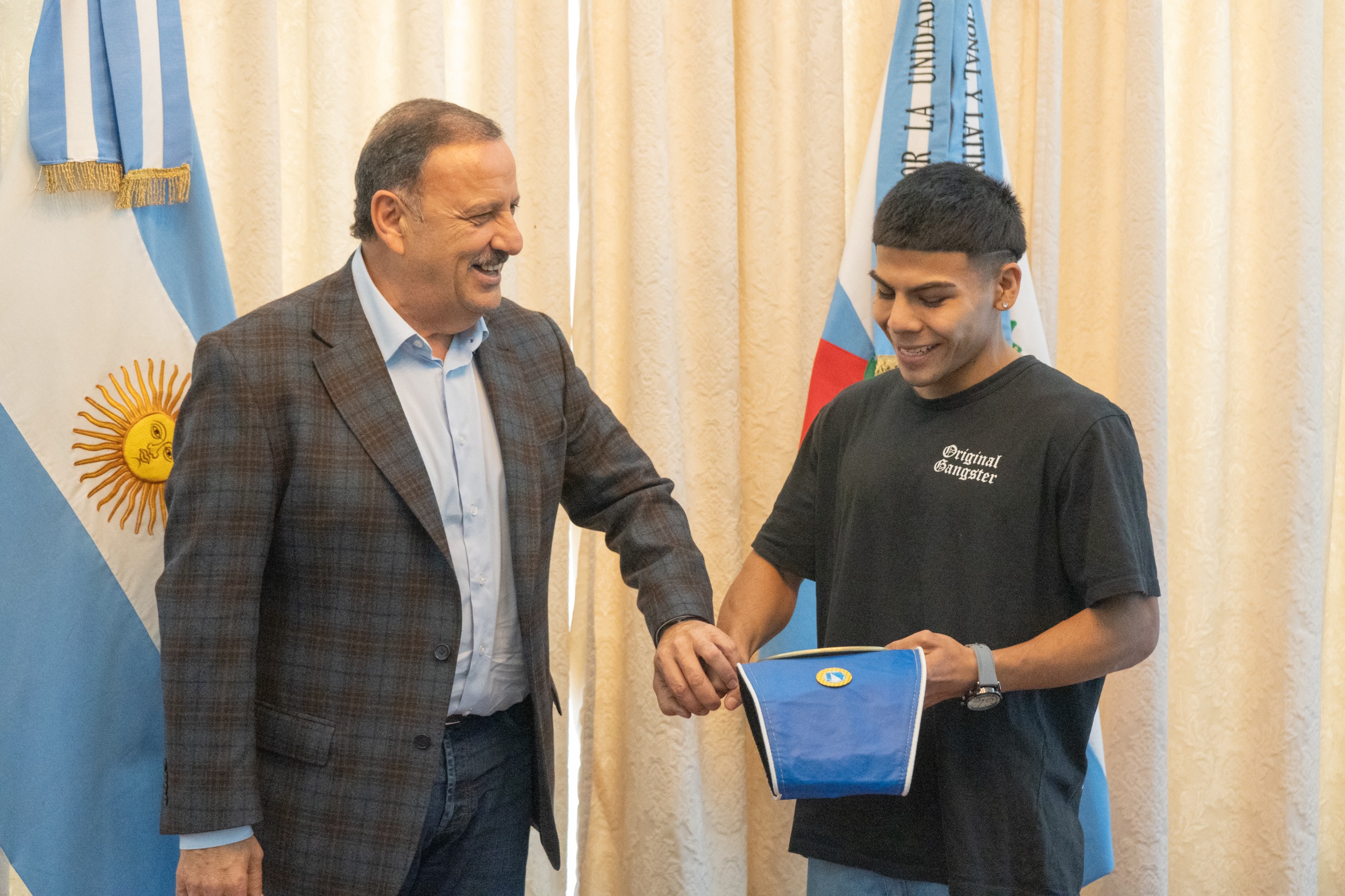 El gobernador recibió al joven boxeador Joel "chiquitín" Contreras