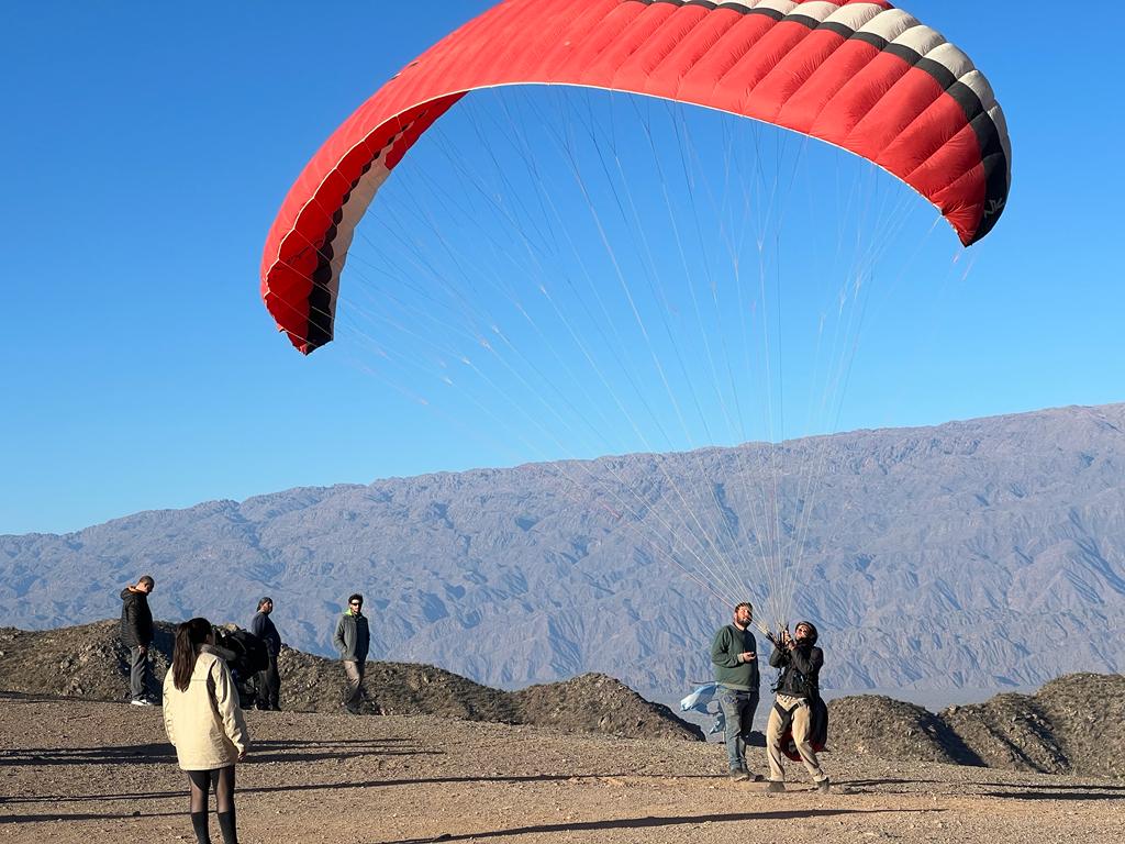 Reconocieron y homenajearon a parapentistas en Famatina