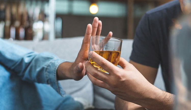 Tomar alcohol todos los días puede acelerar el envejecimiento cerebral