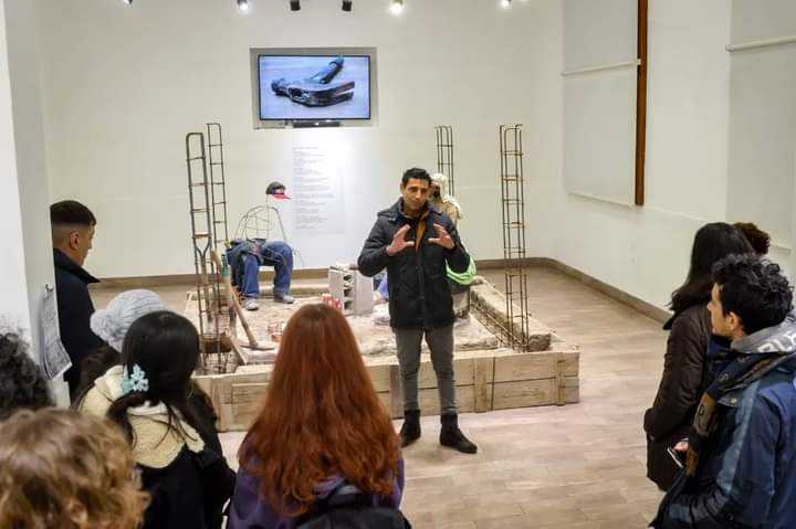 Se desarrolló con éxito la muestra instalación "En construcción"