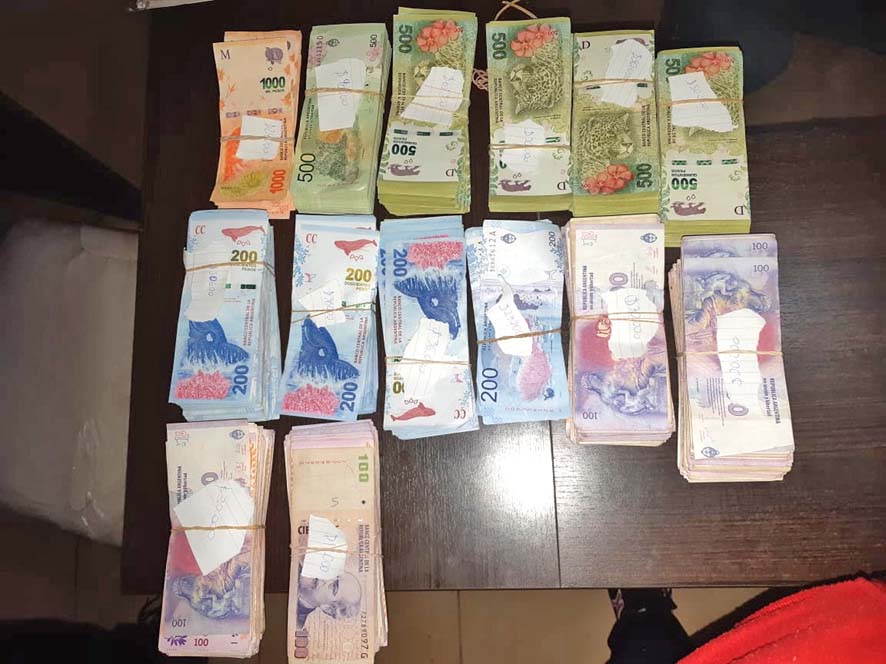 Detuvieron a dos mujeres por el robo de 400 mil pesos