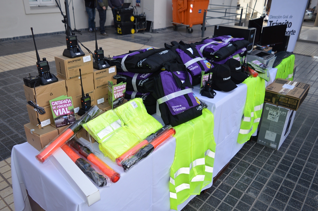 Entregaron equipamiento a los inspectores de tránsito y transporte
