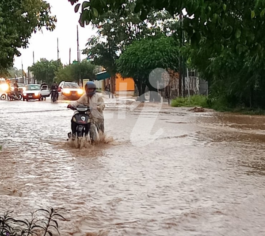 Una intensa tormenta azotó a La Rioja en la mañana de este jueves