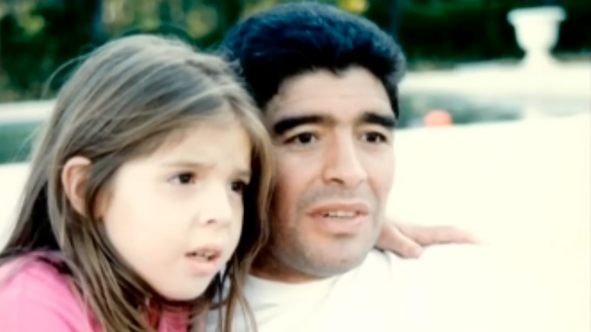Dalma Maradona lanzó una emotiva canción a Diego en el día que ...