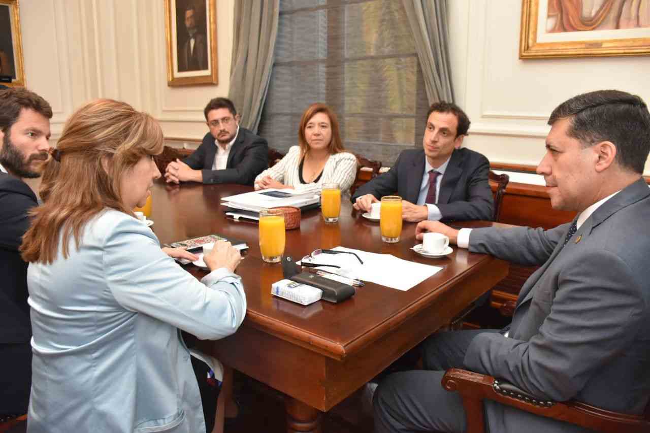 Casas recibió a secretarios letrados de la Corte Suprema de Justicia
